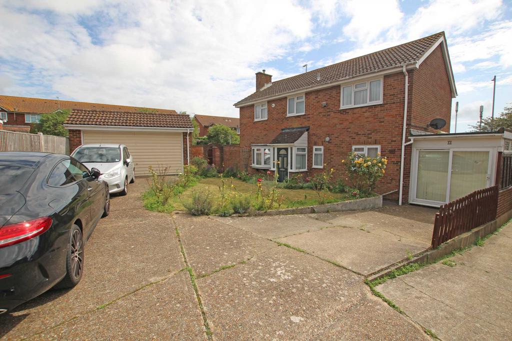 Fern Close, Eastbourne, BN23 8AQ 4 bed detached house - £425,000