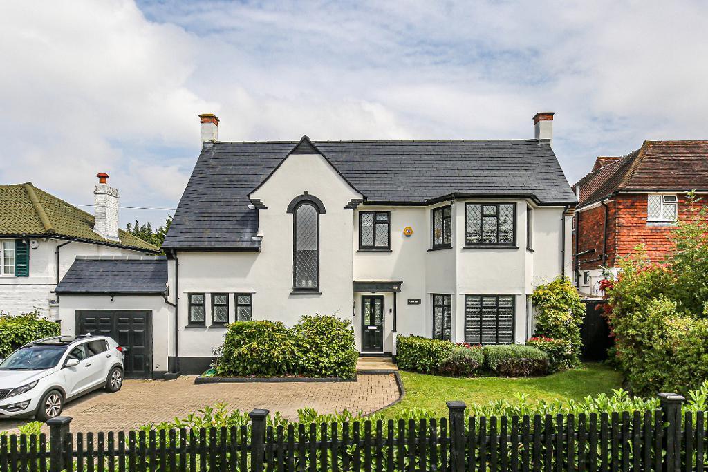 Ewhurst Avenue, Sanderstead, CR2 0DG 5 bed detached house - £1,400,000