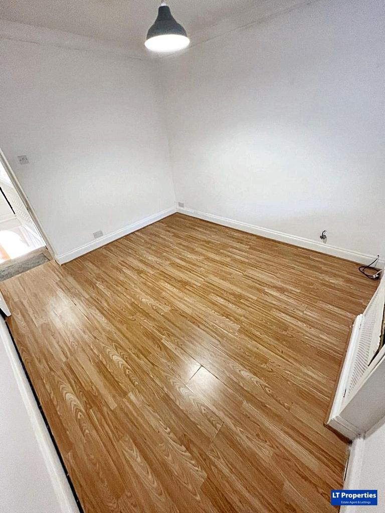 Luton LU2 1 bed apartment - £975 pcm (£225 pw)