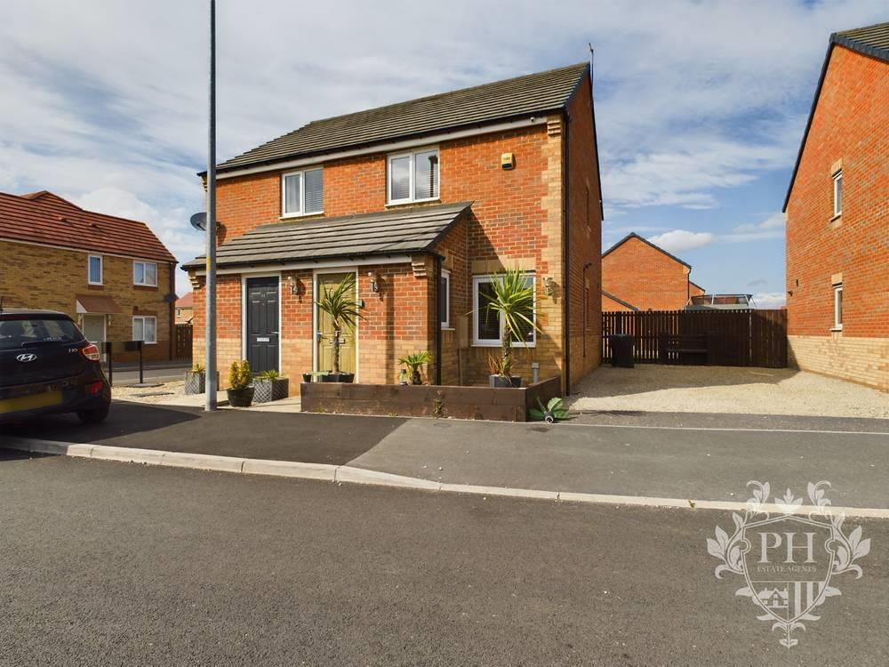 Middlebeck Close, Middlesbrough 3 bed semi-detached house - £87,500