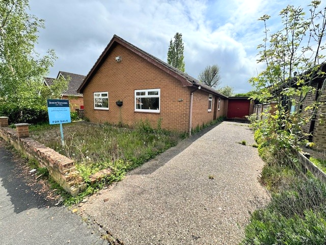 7 Swallow Drive Louth LN11 0DN 3 bed detached bungalow - £200,000