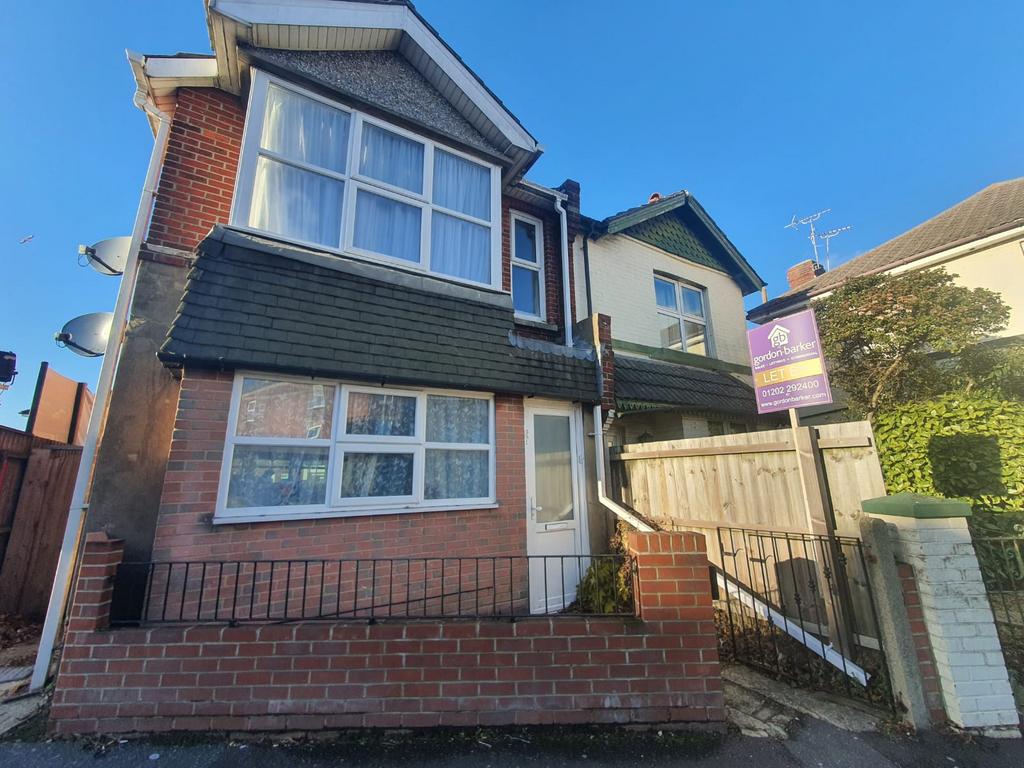 Holdenhurst Road, Bournemouth BH8 Studio to rent - £650 pcm (£150 pw)