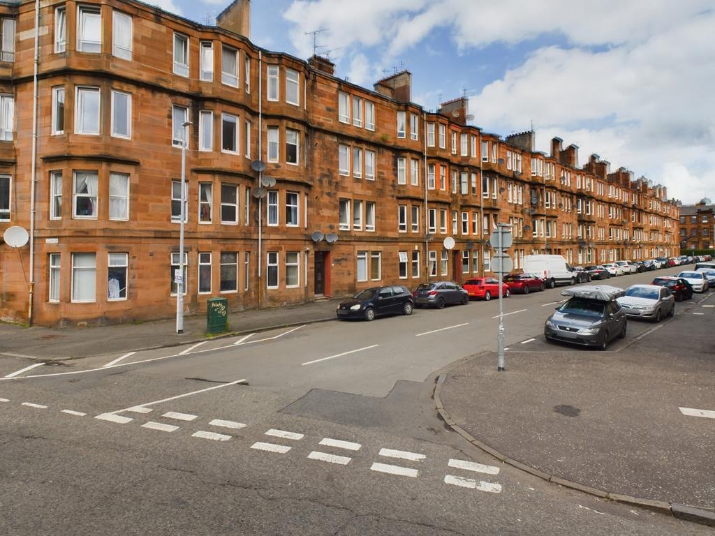 Niddrie Road, Strathbungo G42 1 bed flat - £750 pcm (£173 pw)