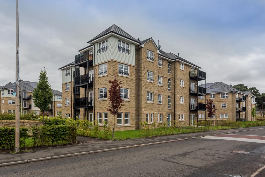 Apartment 3/2, 6 Cedarwood Gardens, Dargavel, PA7 5HY 2 bed flat for ...