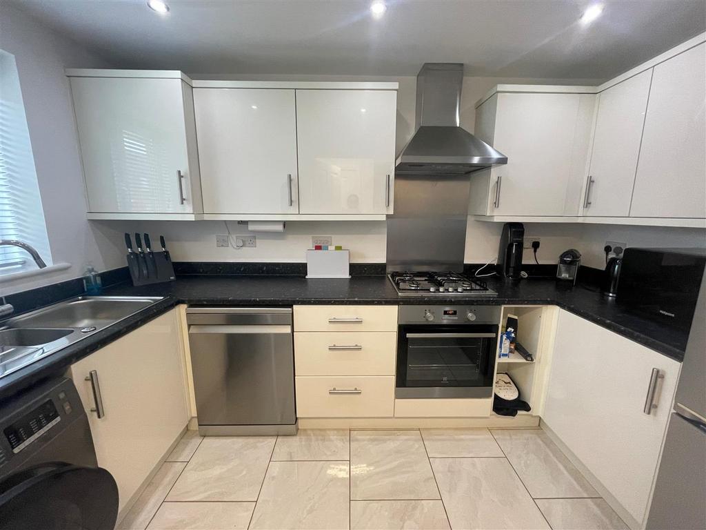 Stryd Bennett, Llanelli 3 bed townhouse - £189,995