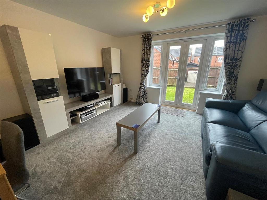 Stryd Bennett, Llanelli 3 bed townhouse - £189,995