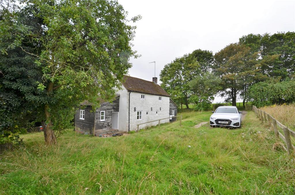 Oving Road, Pitchcott, Aylesbury 2 bed detached house - £1,375 pcm (£ ...