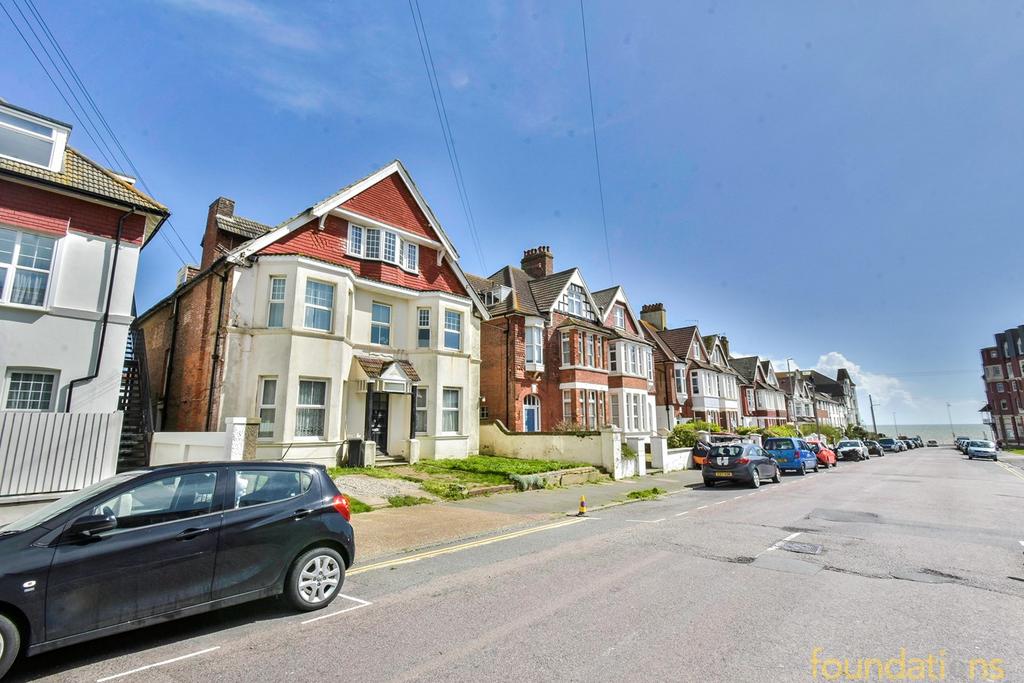 Bolebrooke Road, Bexhill on Sea, TN40 1 bed flat - £149,950