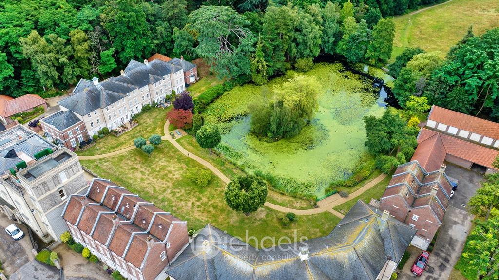 Lexden Park, Lexden, Colchester, CO3 3 bed townhouse for sale - £400,000