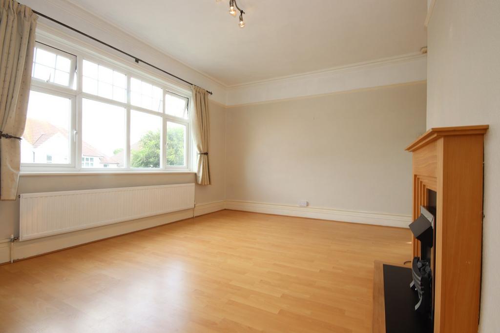 Collington Avenue, Bexhill-on-Sea, TN39 1 bed flat - £800 pcm (£185 pw)