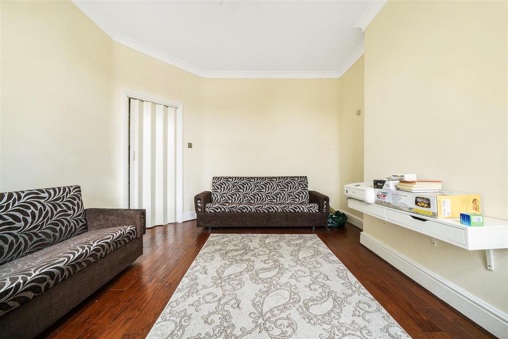 Derby Road, Enfield EN3 4AW 1 bed flat - £265,000