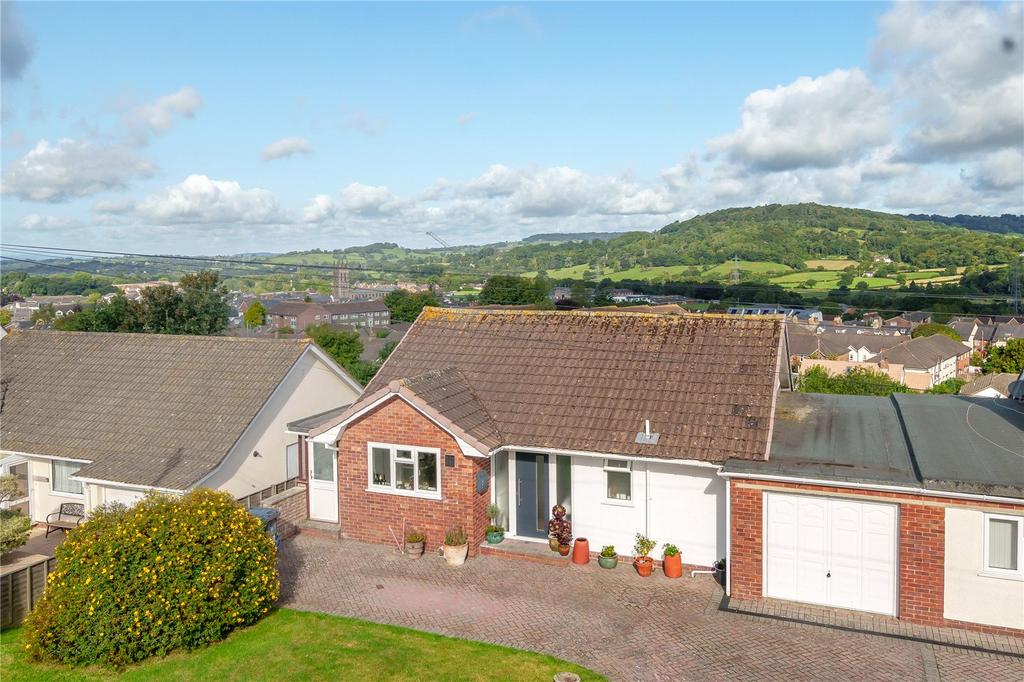 Pine Grove, Honiton, Devon, EX14 3 bed house - £530,000