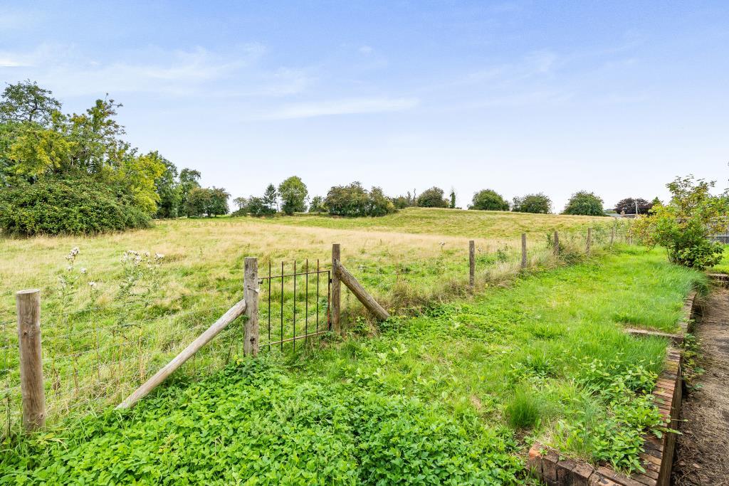 Luston, Leominster, Herefordshire, HR6 2 bed detached bungalow for sale ...