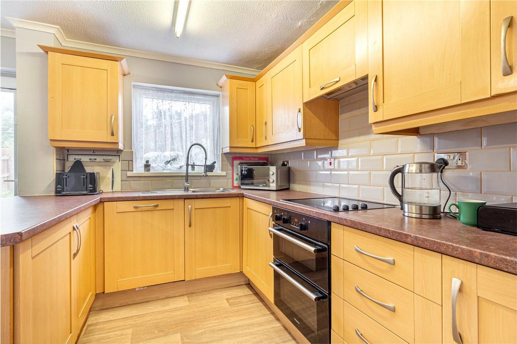 Hereford Close Rubery Rednal Birmingham B45 3 Bed End Of Terrace