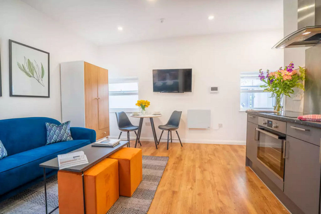 Warwick Road (B2/119), Earls Court... Studio to rent - £1,699 pcm (£392 pw)
