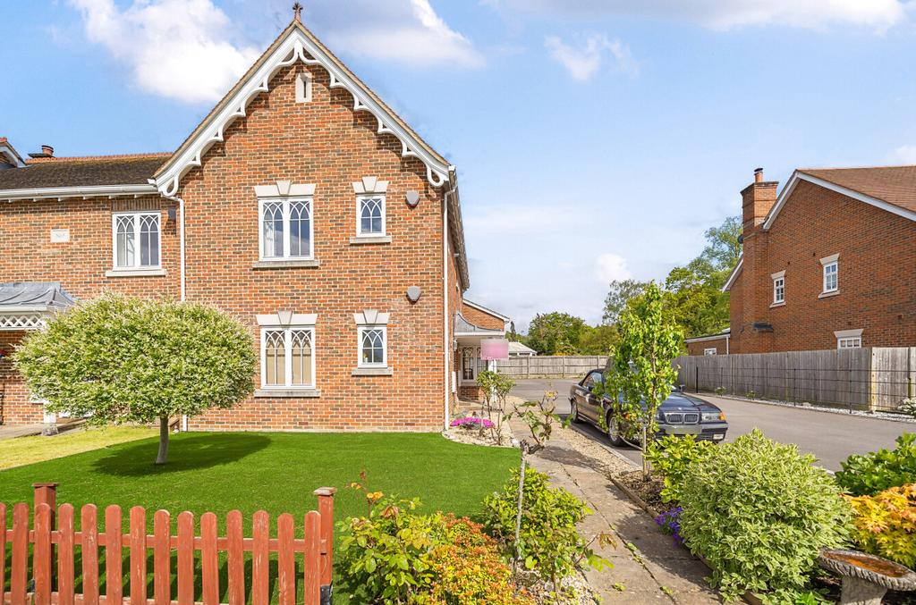 Church Lane, Colden Common... 1 bed maisonette - £240,000