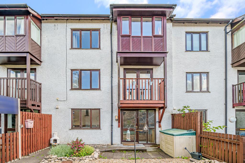 3 Kirkbarrow Lane, Kendal, LA9 5DF 3 bed townhouse for sale - £188,000