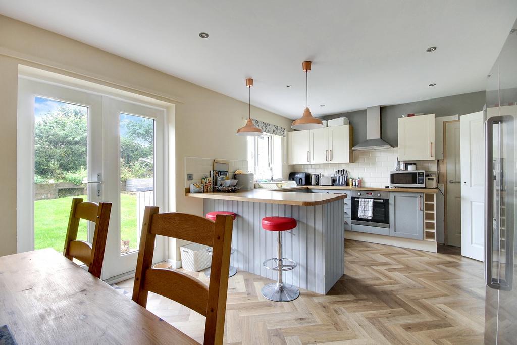 Cole Meadow, High Bickington EX37 4 bed detached house for sale - £330,000