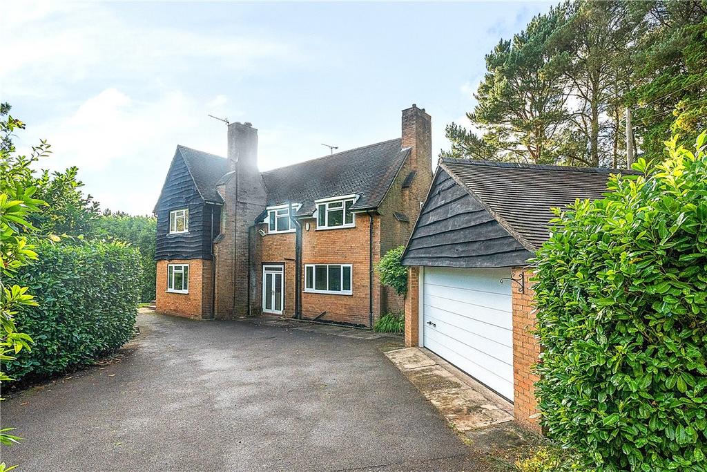 Heath Rise, Whitmore Heath... 4 bed detached house - £1,800 pcm (£415 pw)