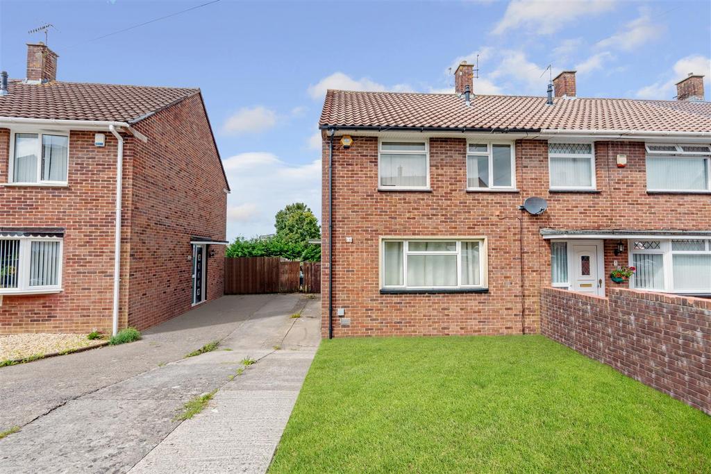Lampton Grove, Bristol, BS13 2 bed end of terrace house - £230,000