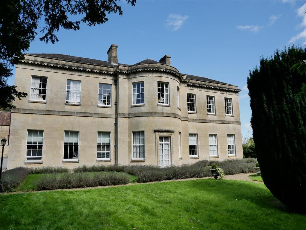 Castle House, Castle Street, Calne 2 bed maisonette - £200,000