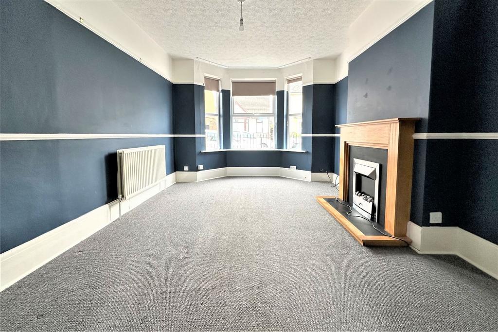 Winnipeg Road, NR32 1TU 3 bed terraced house - £875 pcm (£202 pw)