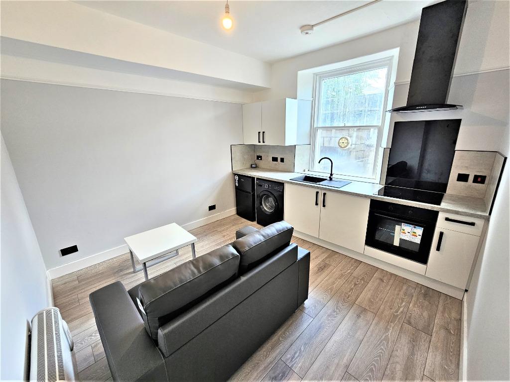 Skene Square, Rosemount, Aberdeen, AB25 1 bed flat to rent - £575 pcm ...