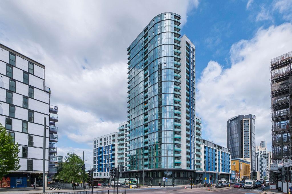 Apollo Court, 188 High Street, London... 2 bed flat - £385,000