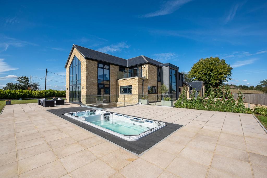 Great Brickhill, Milton Keynes MK17 4 bed detached house for sale - £ ...