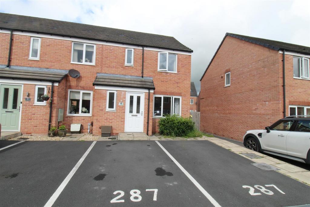 Foxhunter Close, Lostock, Bolton 3 bed mews - £210,000