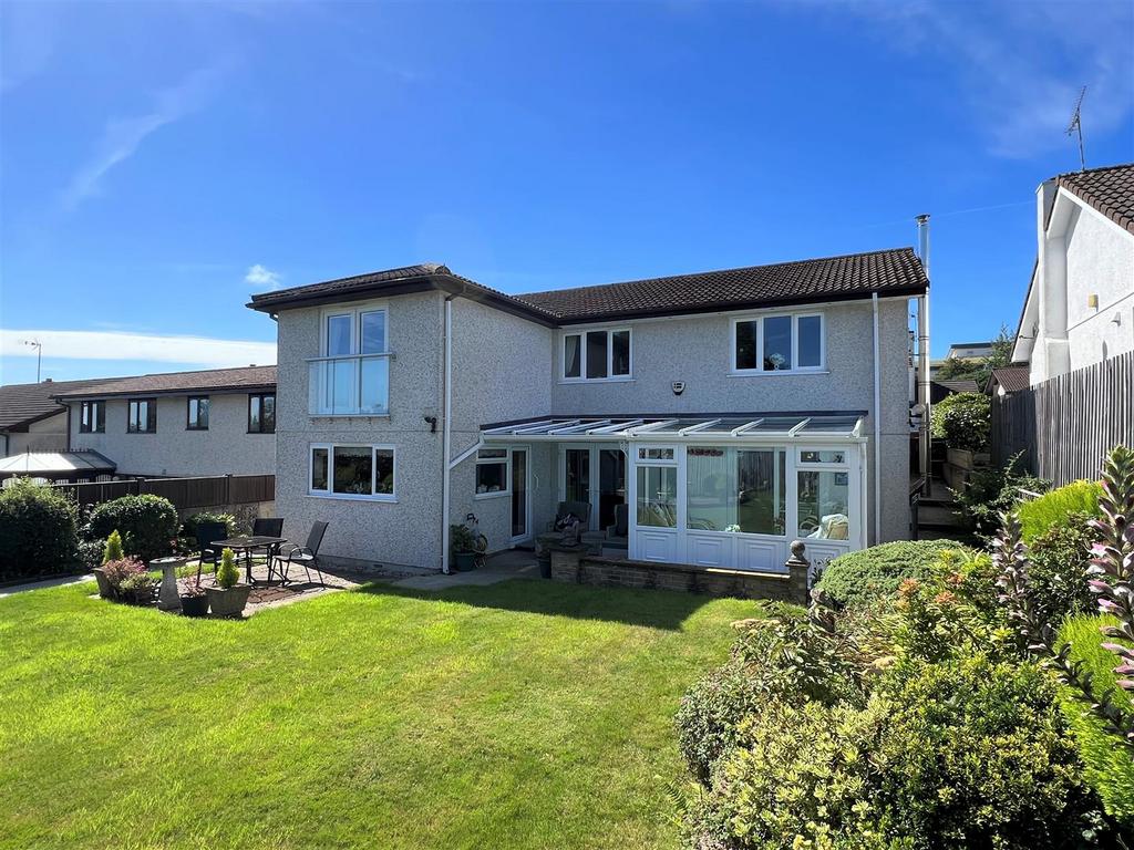 St. Pirans Close, St. Austell 4 bed detached house - £525,000