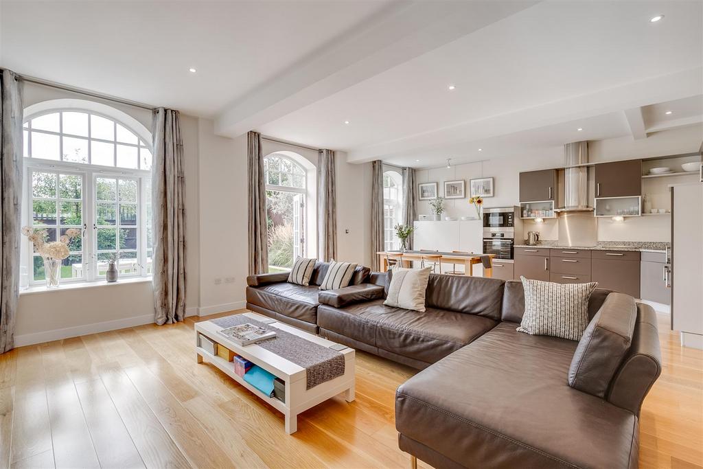 Arcadian Place, London 2 bed maisonette - £999,950