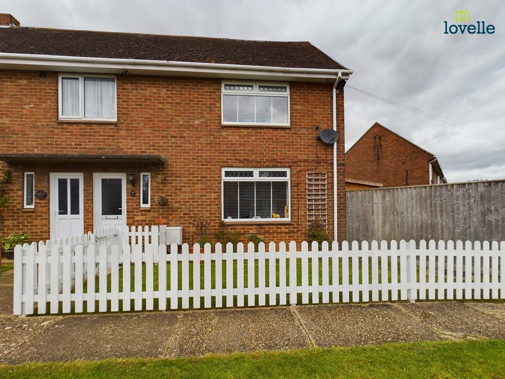 Dale View Road, Brookenby, LN8 2 bed semi-detached house - £140,000