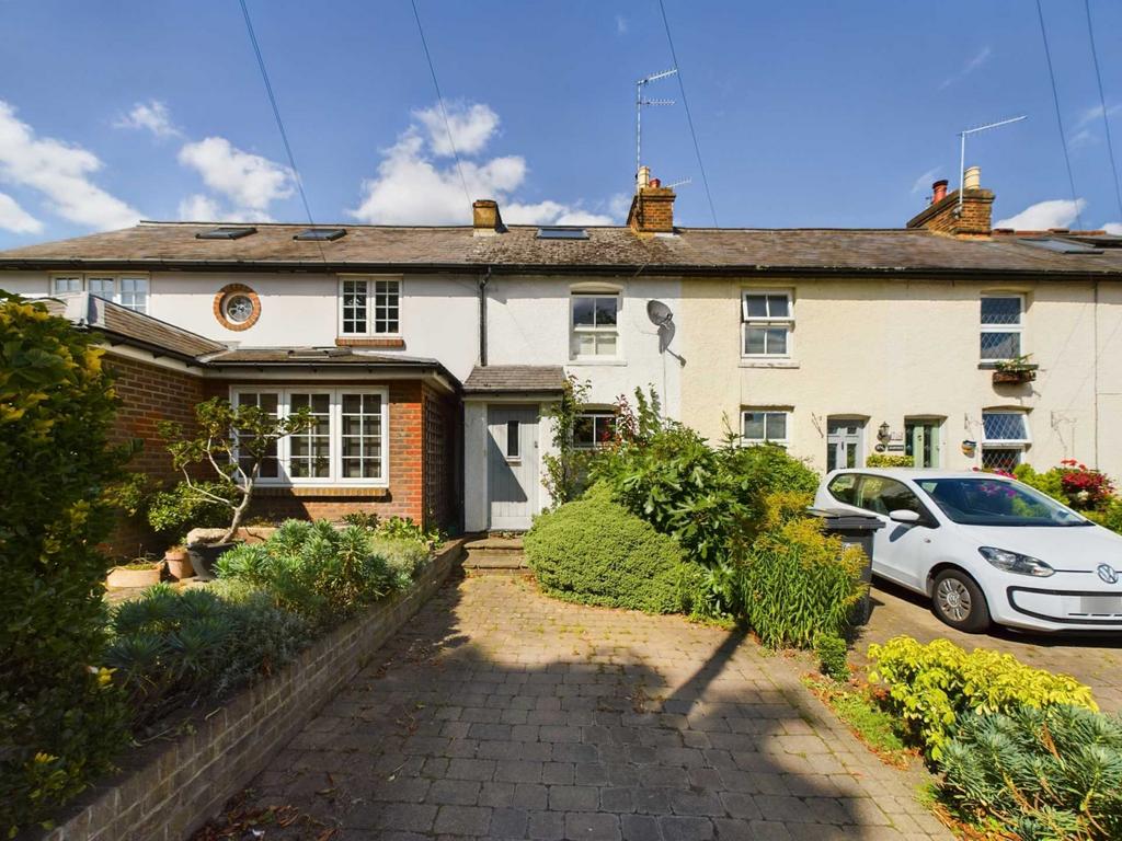 St. Johns Road, Boxmoor 2 bed house - £475,000