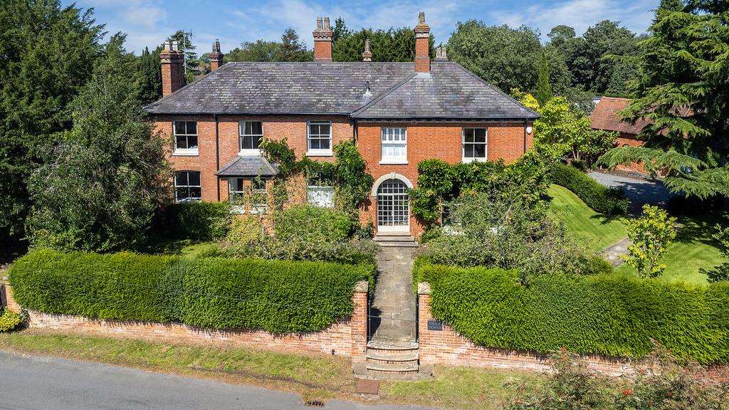 Church Road, Claverdon, Warwickshire... 7 bed detached house - £2,400,000