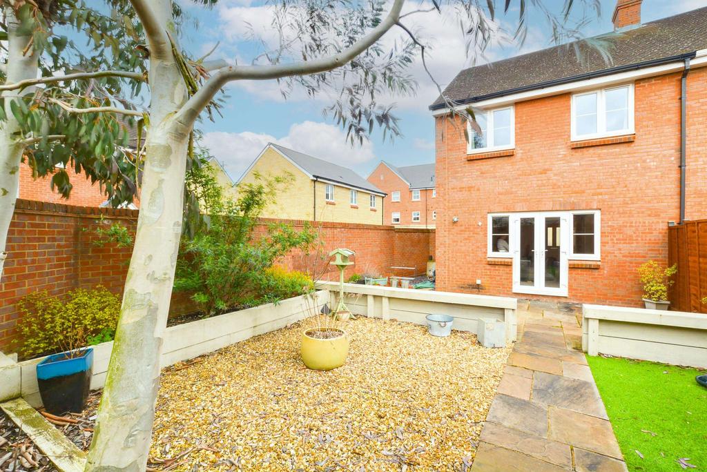 Skylark Road Melksham Sn12 3 Bed Semi Detached House For Sale £265 000