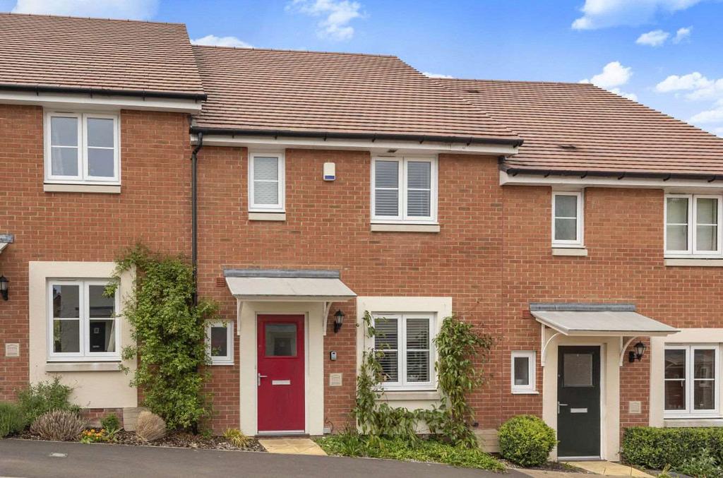 Flint Way, Salisbury SP2 8FL 3 bed terraced house - £344,950