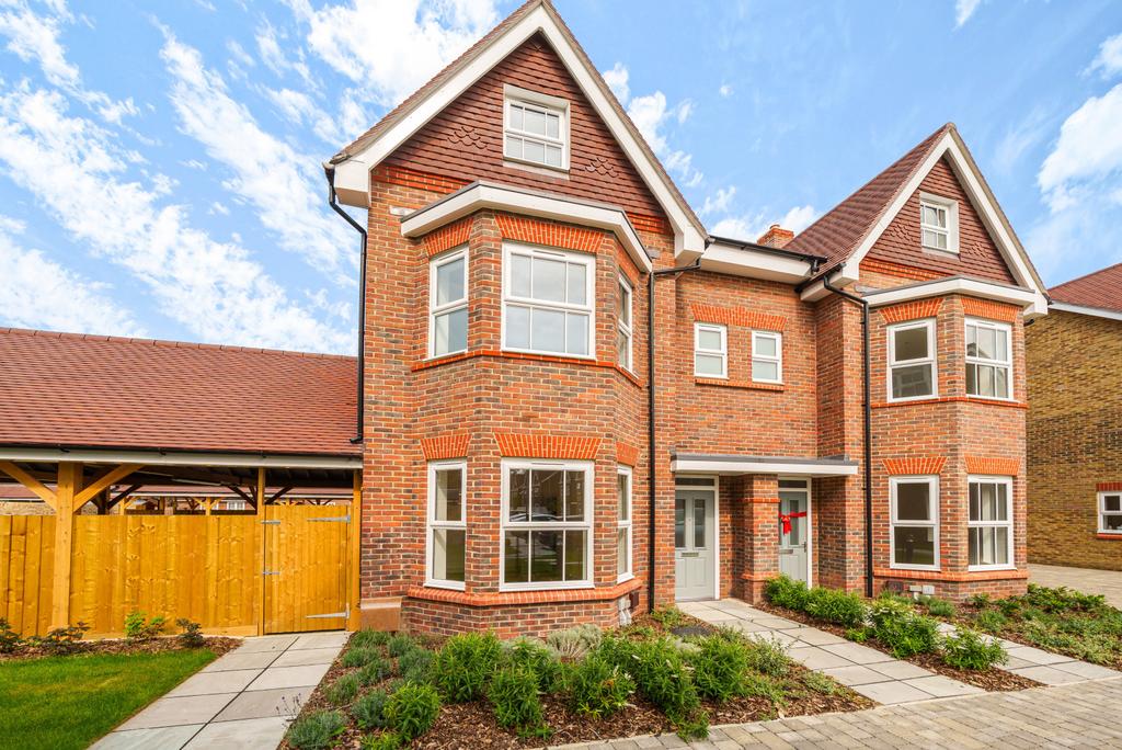 Albright Gardens, Walton On Thames, KT12 4 bed semi-detached house - £ ...