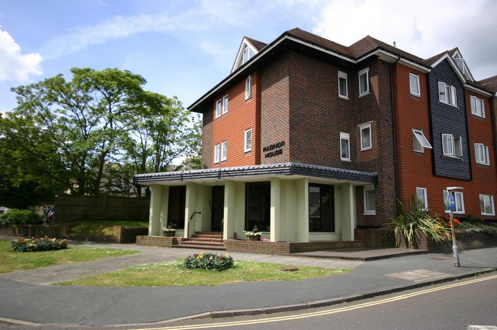 Harland's Road, Haywards Heath, RH16 1 bed flat - £190,000