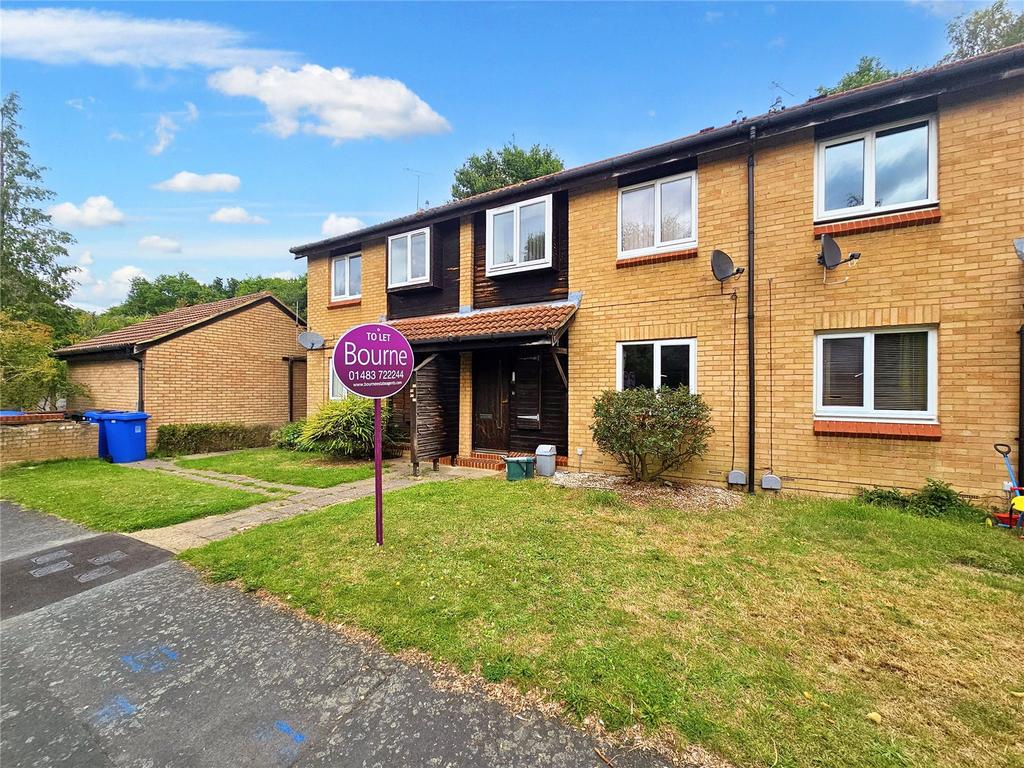 Willowmead Close, Woking, Surrey, GU21 1 bed maisonette to rent - £ ...
