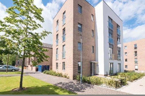 Gracemount House Drive, Edinburgh, EH16 2 bed parking - £1,100 pcm (£ ...