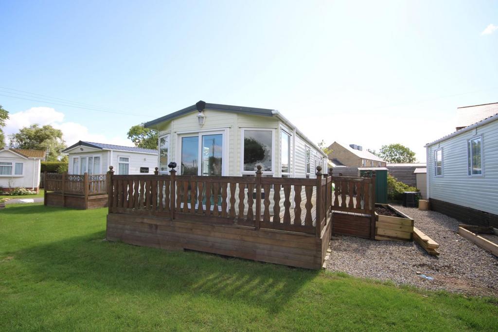 Pinemoor Caravan Park, Burley Bank Road, Harrogate, HG3 2RZ 2 bed park ...
