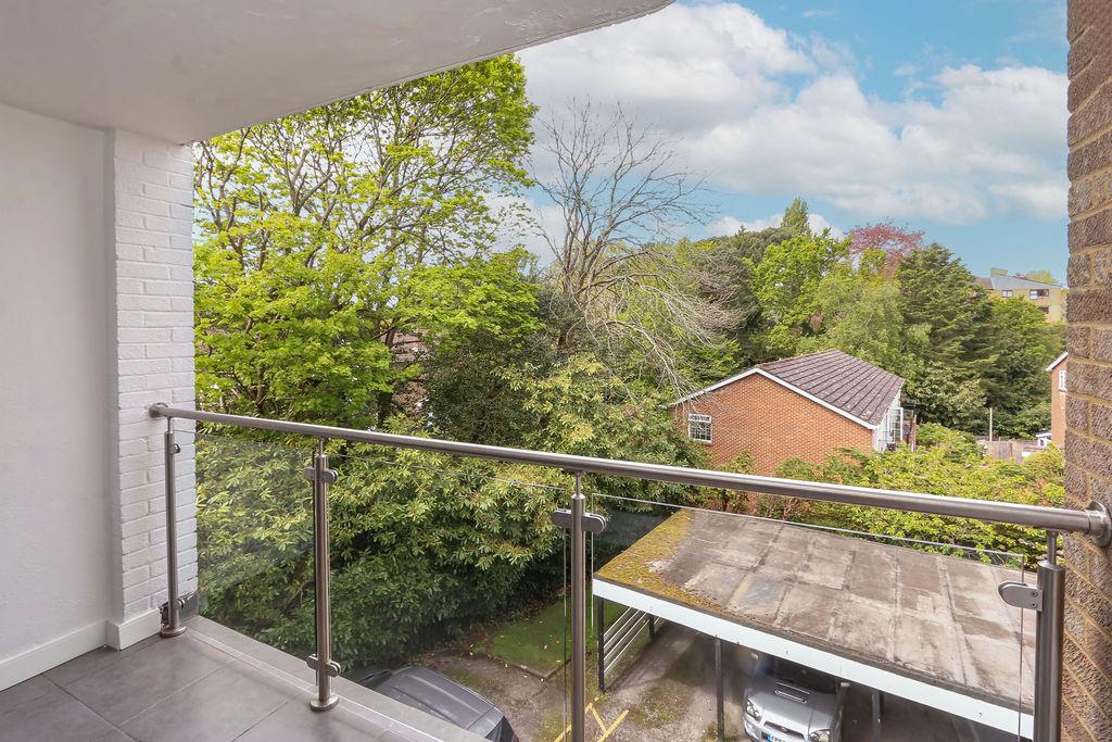 Wimborne Road, Bournemouth BH2 2 bed flat - £1,400 pcm (£323 pw)