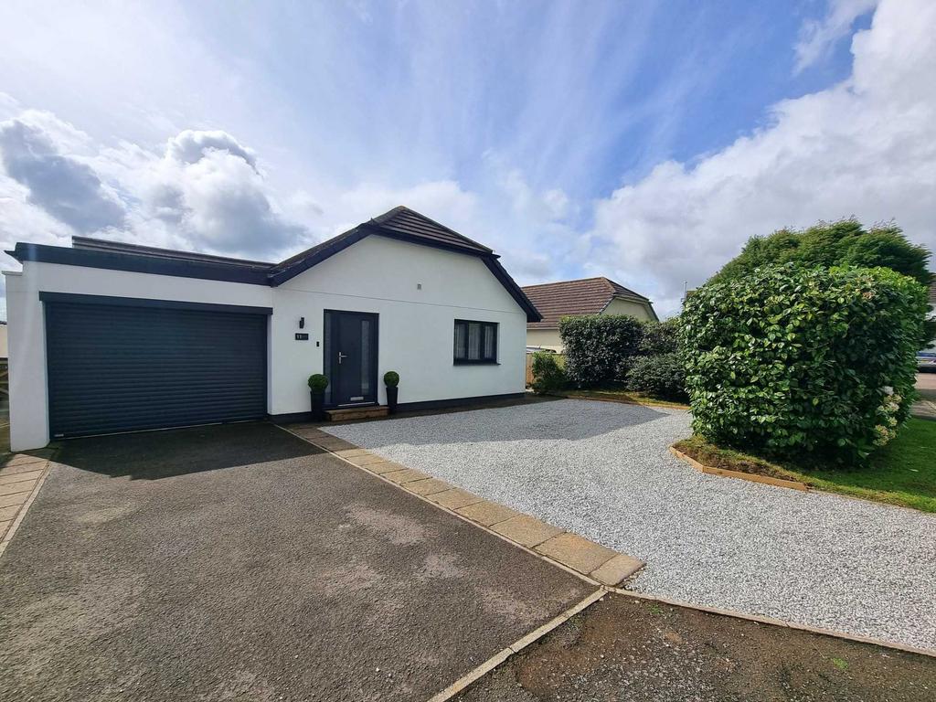 Heathland View, Stibb Cross 3 bed bungalow - £425,000