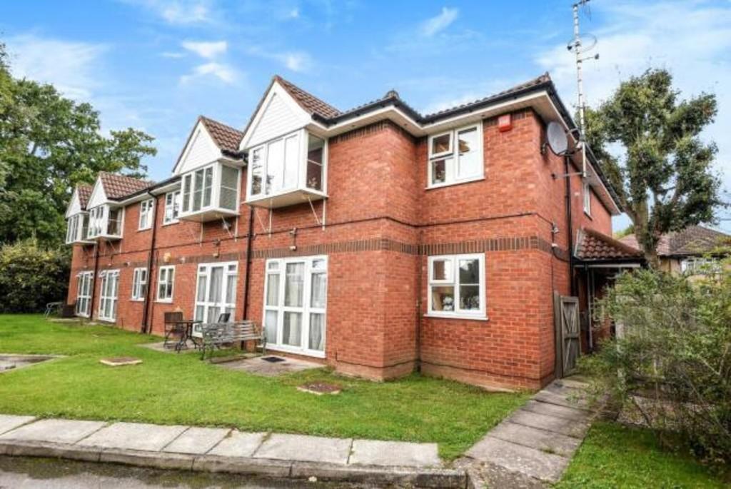 Laura court, Harrow HA2 1 bed flat - £340,000