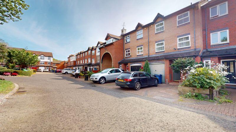 Trinity Courtyard, Newcastle Upon... 3 bed house - £1,400 pcm (£323 pw)