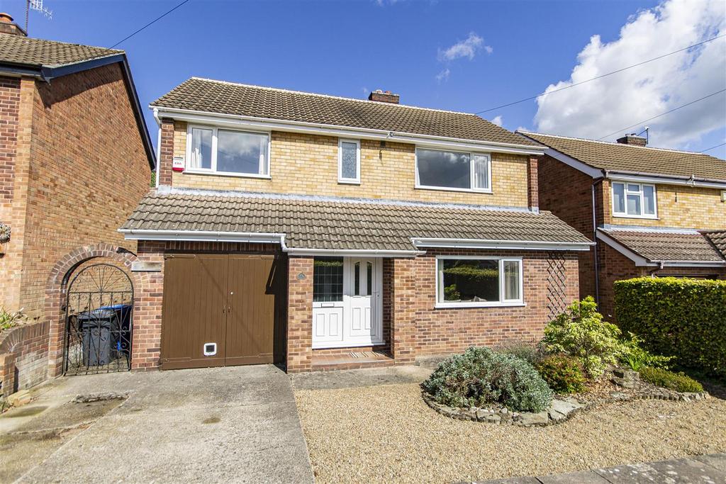 Loxley Close, Ashgate, Chesterfield 4 bed detached house - £410,000