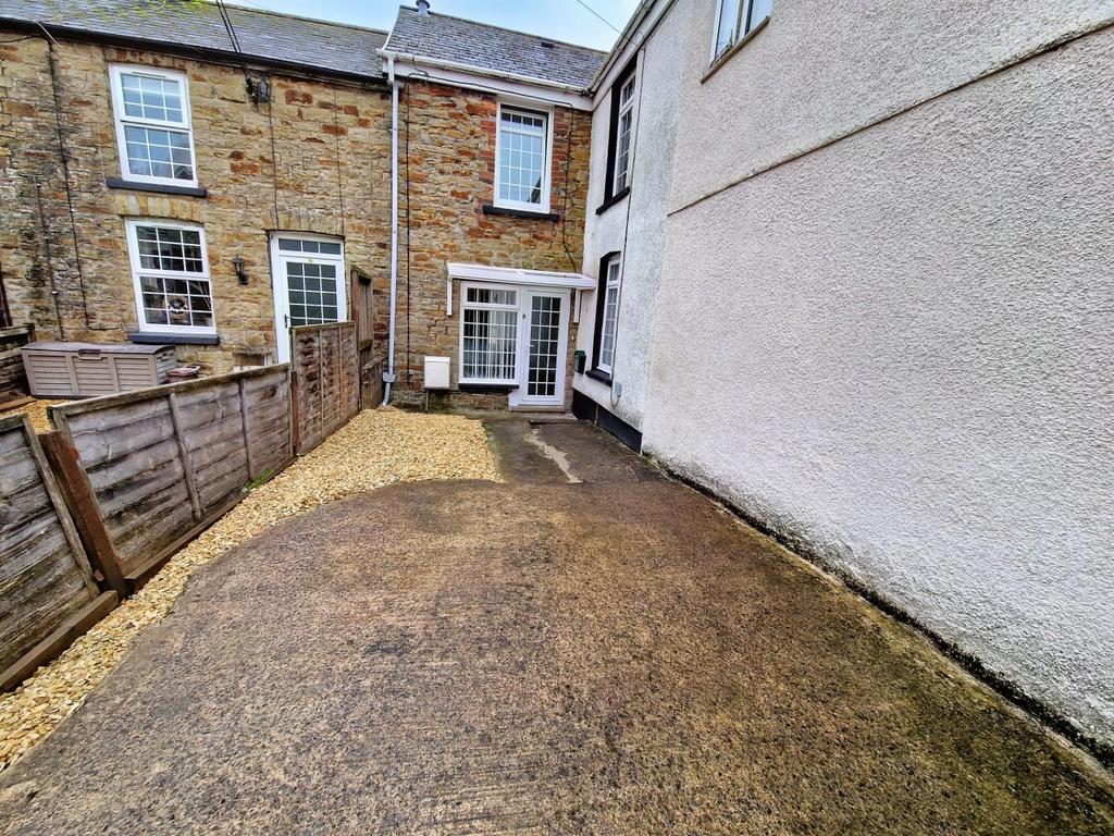 Minffrwd Road, Pencoed, Bridgend 2 bed terraced house - £175,000