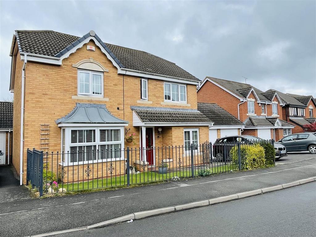 Lilleburne Drive, The Shires, Nuneaton 4 bed detached house - £325,000