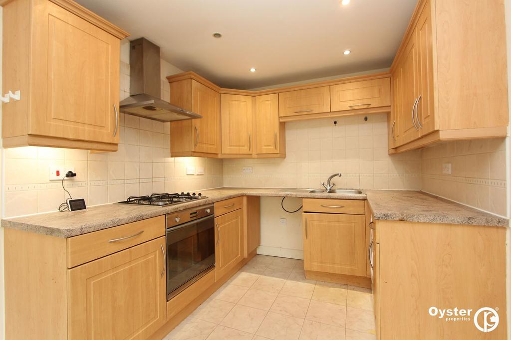 Primrose Close, Luton, LU3 2 bed flat - £1,300 pcm (£300 pw)